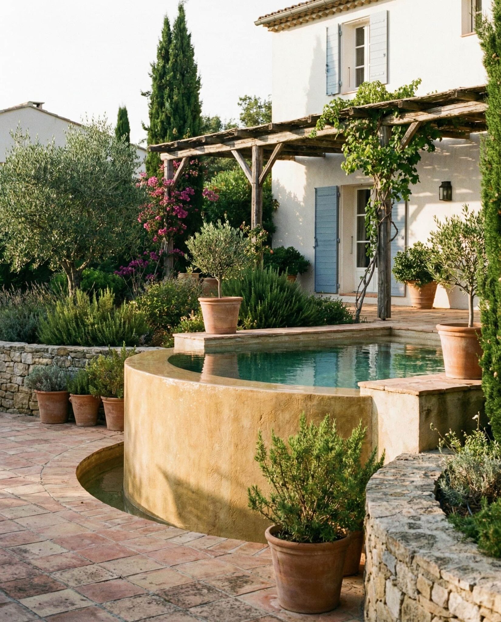 Pool Landscaping 2026 Trends for Backyards - 35 Smart Ideas for ...