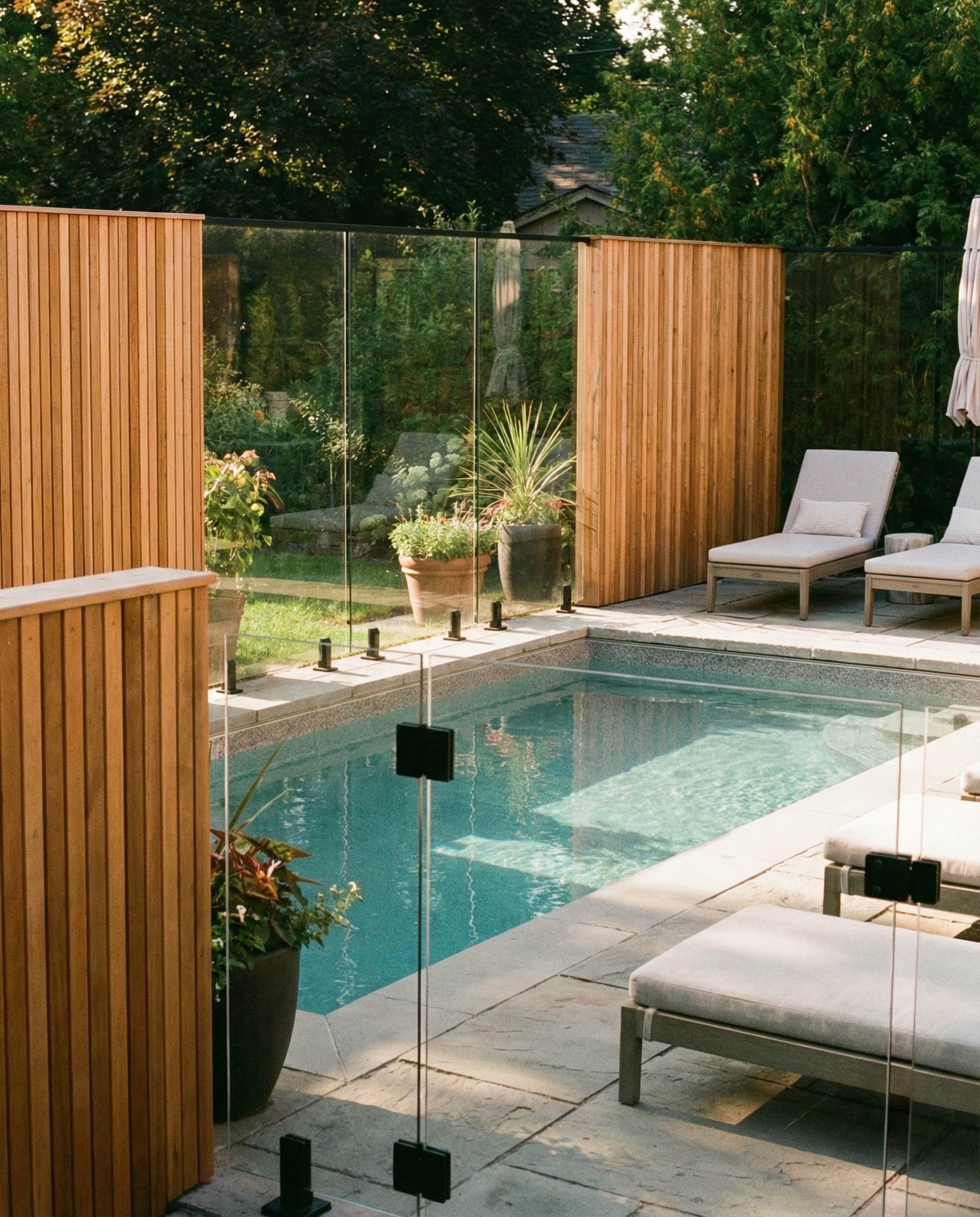 Pool Fence Ideas 2026 - 37 Safe, Stylish & Budget-Friendly Designs for ...